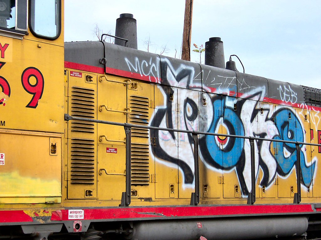 UPY 1069 side detail